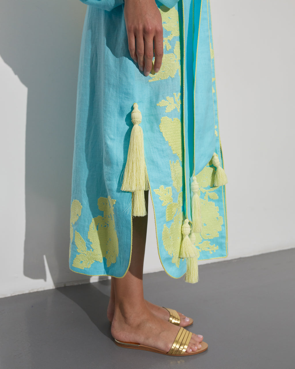 Luxurious Dolce Blue/ Pastel Yellow Roses Women's Midi Caftan Yuliya ...